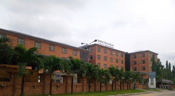 Fachada do alojamento (tarde/noite)