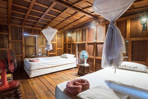 Family Bungalow on the Rocks | Cortinas/cortinados opacos, berços/camas para crianças 