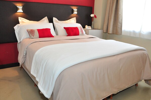 Quarto Duplo Superior | Cofre no quarto, Wi-fi grátis