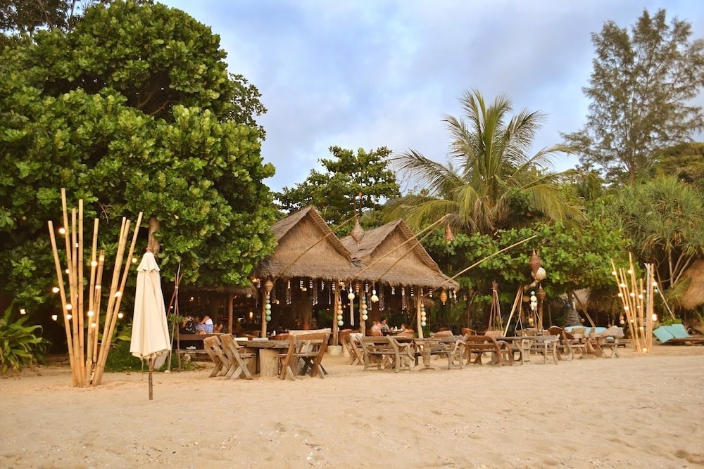 Narima Bungalow Resort - reviews,open hours,photo spots,things to do ...