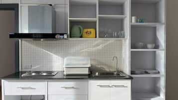 Suite Familiar, 2 quartos, vista para o mar | Cozinha privada | Um frigorífico, uma chaleira elétrica