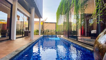 Three Bedroom Residence Private Pool | Camas de colchão Select Comfort, cofre no quarto, secretária