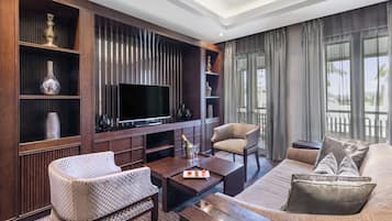 JG Suite | Roupas de cama premium, cofres nos quartos, escrivaninha