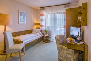 Quarto solteiro | Cofres nos quartos, escrivaninha, Wi-Fi de cortesia, roupa de cama