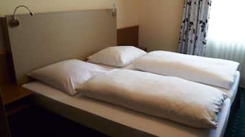 Secretária, cortinas/cortinados opacos, quartos insonorizados
