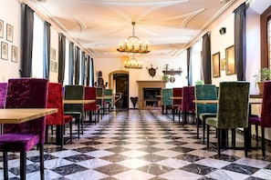 Almoço e jantar