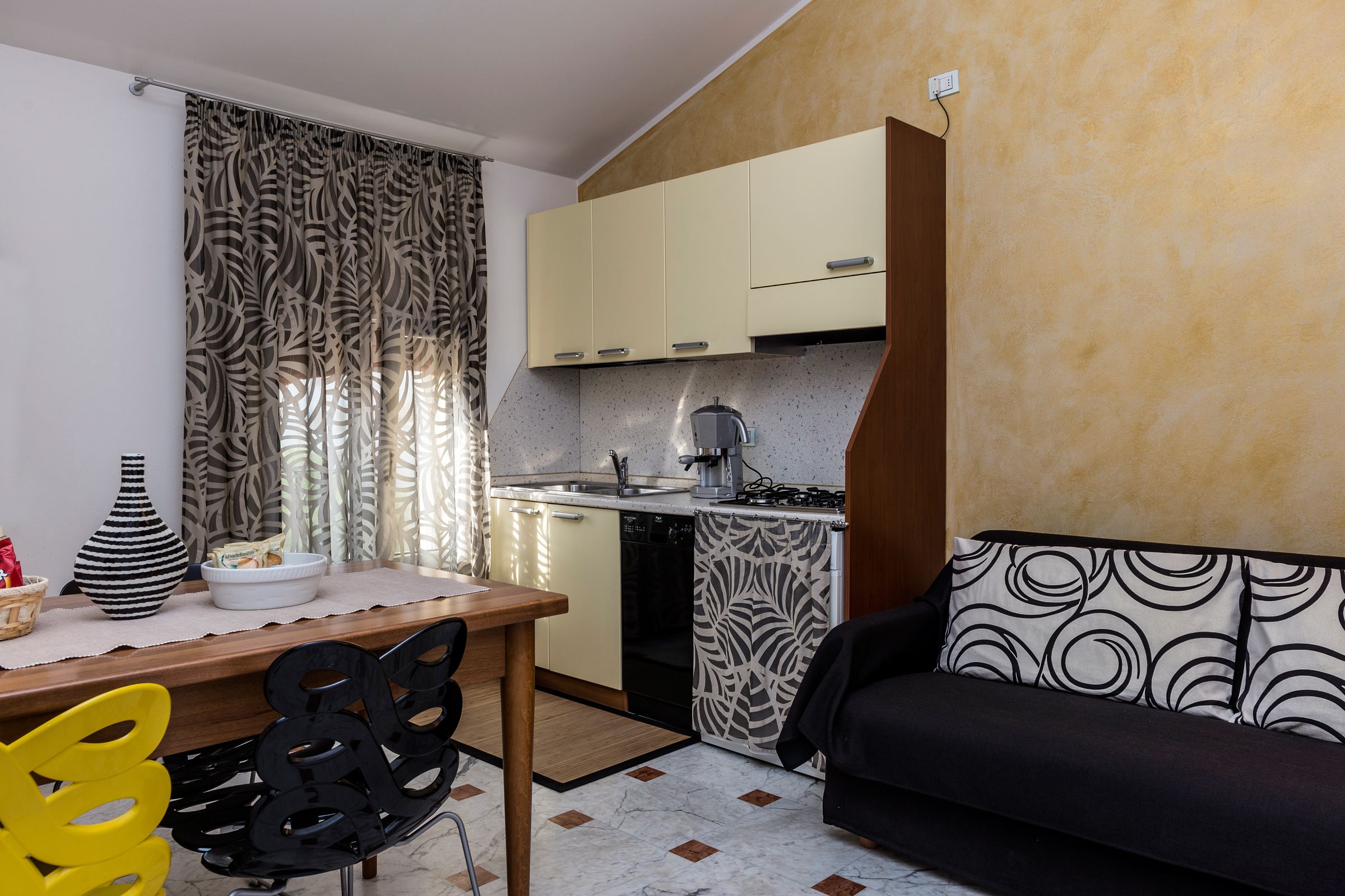 Al Ponticello Room & Breakfast in Comacchio: Find Hotel Reviews, Rooms ...