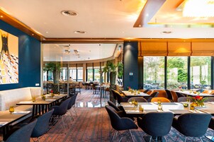 Pequeno-almoço tipo buffet diário (20 EUR por pessoa) 