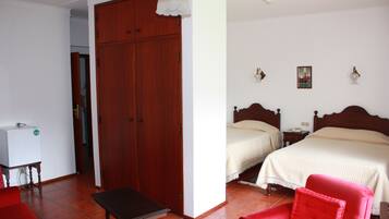 Escrivaninha, quartos à prova de som, ferros/tábuas de passar roupa