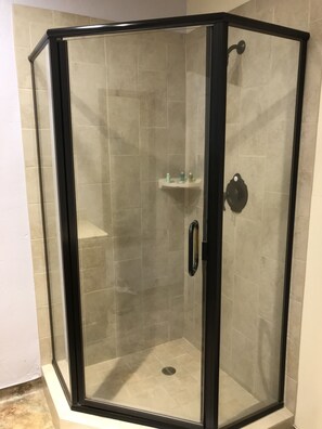 Quarto Individual Deluxe, 1 quarto | Duche na casa de banho