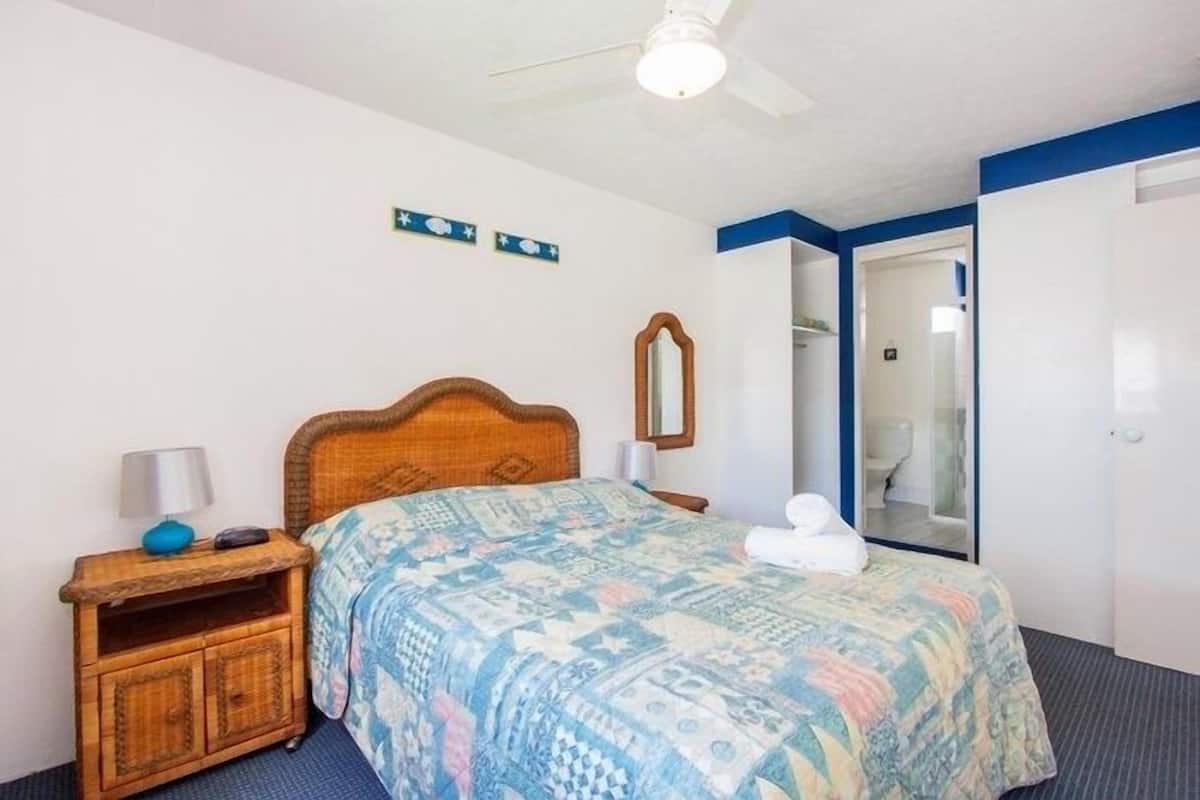 Apartamento, 1 quarto (Aircon) | 1 quarto, individualmente mobiliados, ferros/tábuas de passar roupa