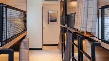 Roupas de cama premium, edredons de pluma, cortinas blackout