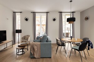 Apartamento, 2 quartos, varanda (6 personas) | Sala de estar | TV de ecrã plano 