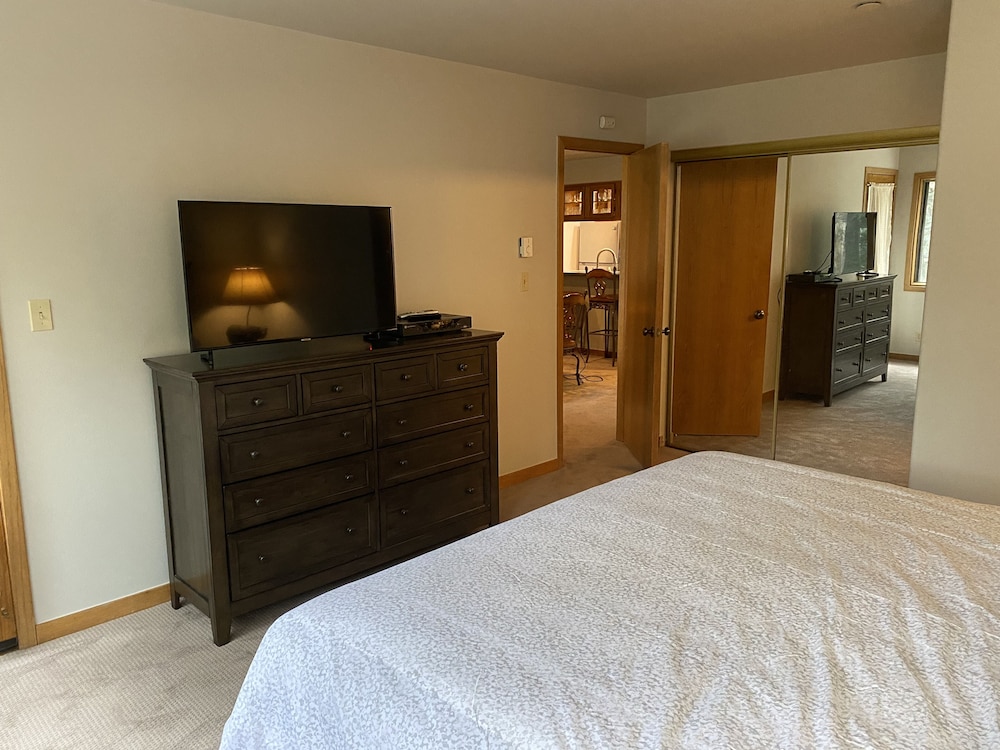 Ski-in/ski-out Beaver Creek Village Comfy + Modern Family Escape - Beaver Creek, CO