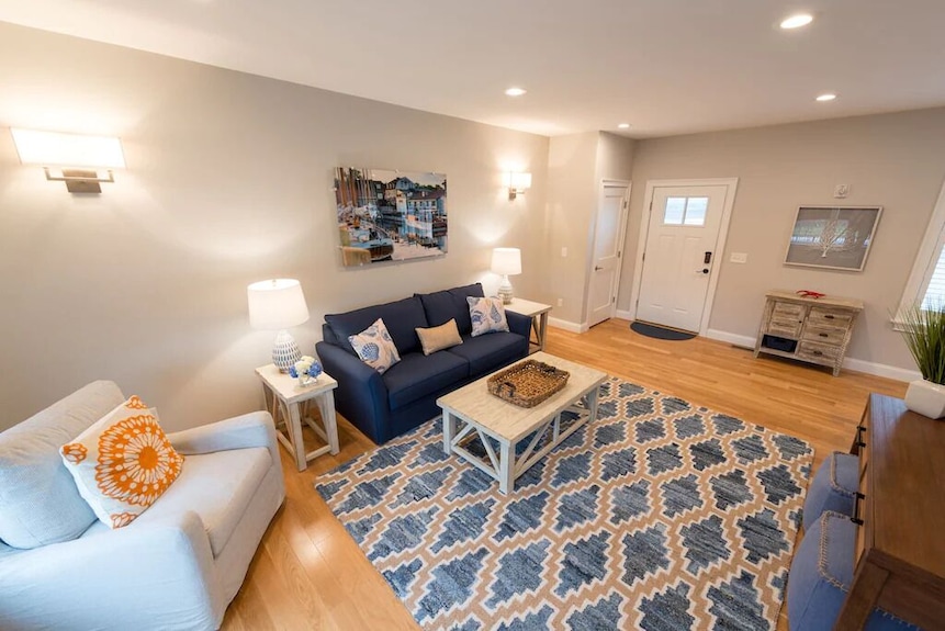 Spacious Guest House With Pool Access In Convenient Location! - Newport, RI