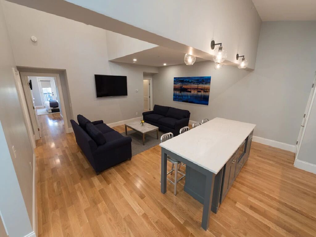 Enjoy People Watching In The Heart Of Newport  -  Located On Thames Street - Newport, RI