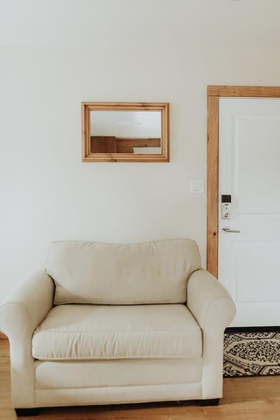 Baywood Cottage #3 | Walk To Bay | Dog Friendly - Montana