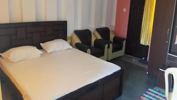 Quarto casal luxo | Escrivaninha, camas extras/dobráveis (sobretaxa)