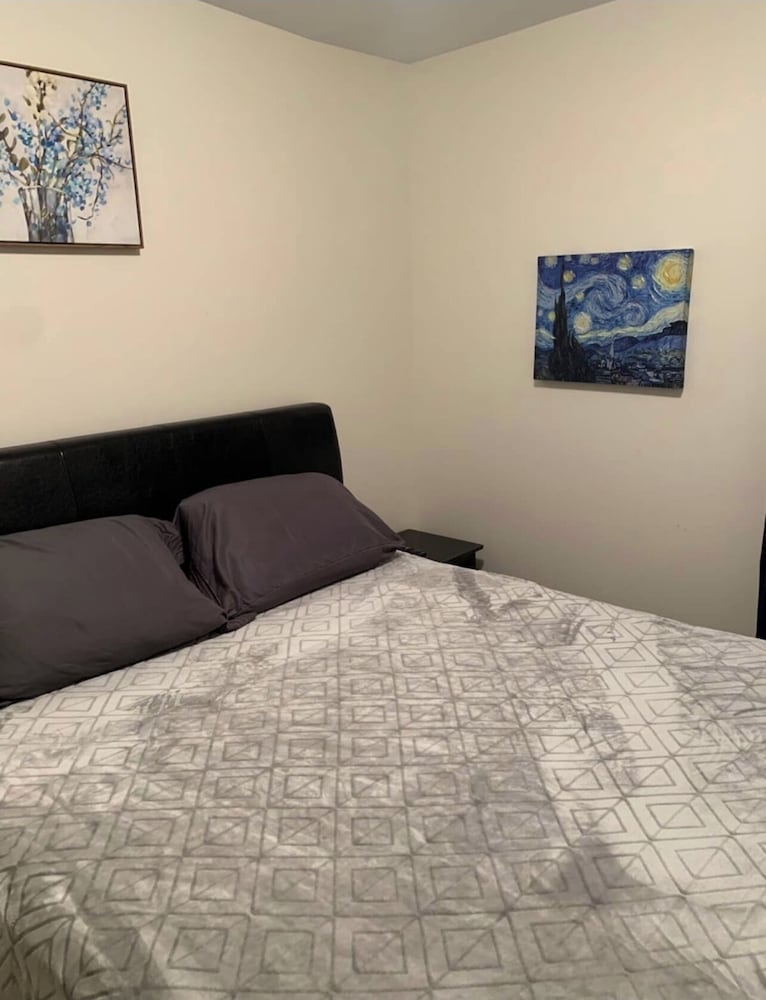 Great 3 Bedroom Close To Downtown And Yale! - New Haven, CT
