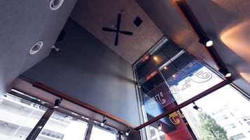 Pequeno-almoço tipo buffet diário mediante uma taxa