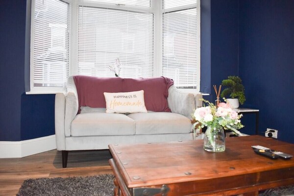Stunning Doncaster House - Sleeps 8 - By Purestay - Doncaster