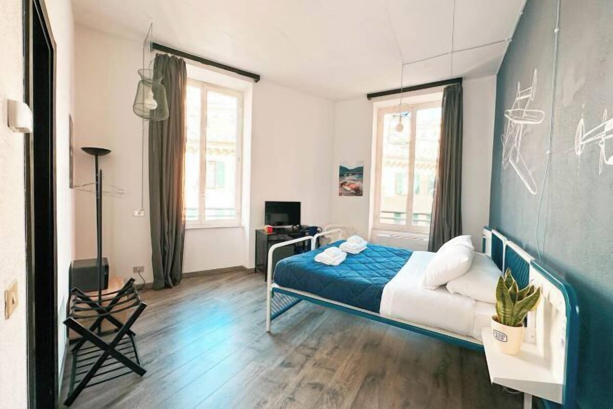 Escrivaninha, Wi-Fi de cortesia, roupa de cama