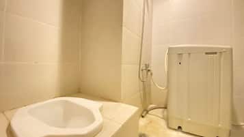 Quarto | Banheiro | Chuveiro, produtos de toalete grátis, toalhas de banho