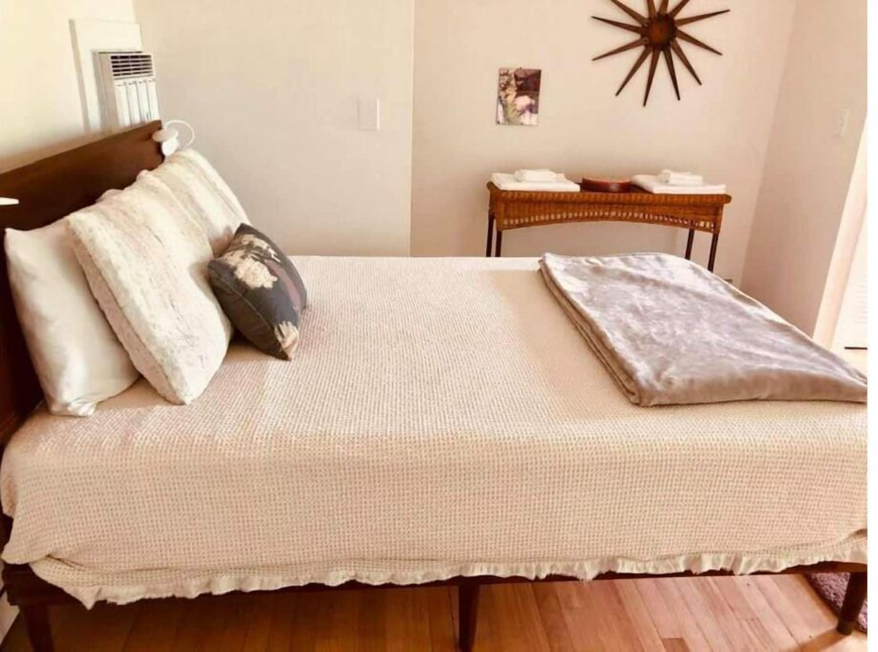 Mountain View, Mid-century Style, 1 Mile To Town! - Woodstock, NY