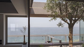 Loft Apartment, Sea View | Vista para a praia ou o mar