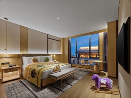 Suite Familiar, 1 cama king-size | Minibar, cofre no quarto, secretária 