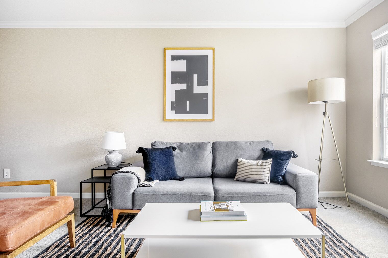 Roomy Santa Clara 1br W/ Parking, Pool, Walk To Dining By Blueground - San Jose, CA