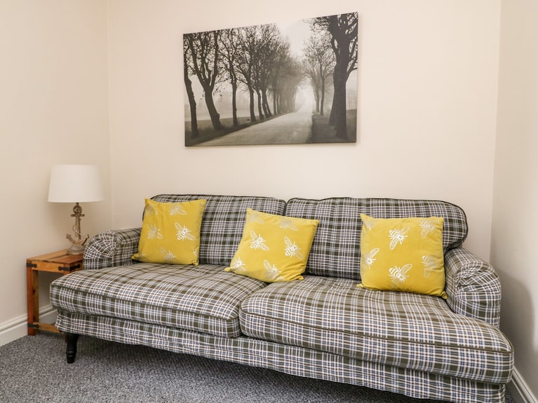 The Pebbles, Pet Friendly, Country Holiday Cottage In Hornsea - Hornsea