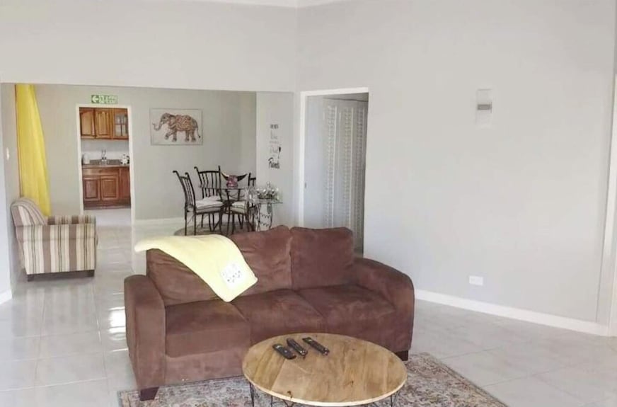 Windy Villa Sleeps 8 /Free Wifi & Airport Pickup - Montego Bay