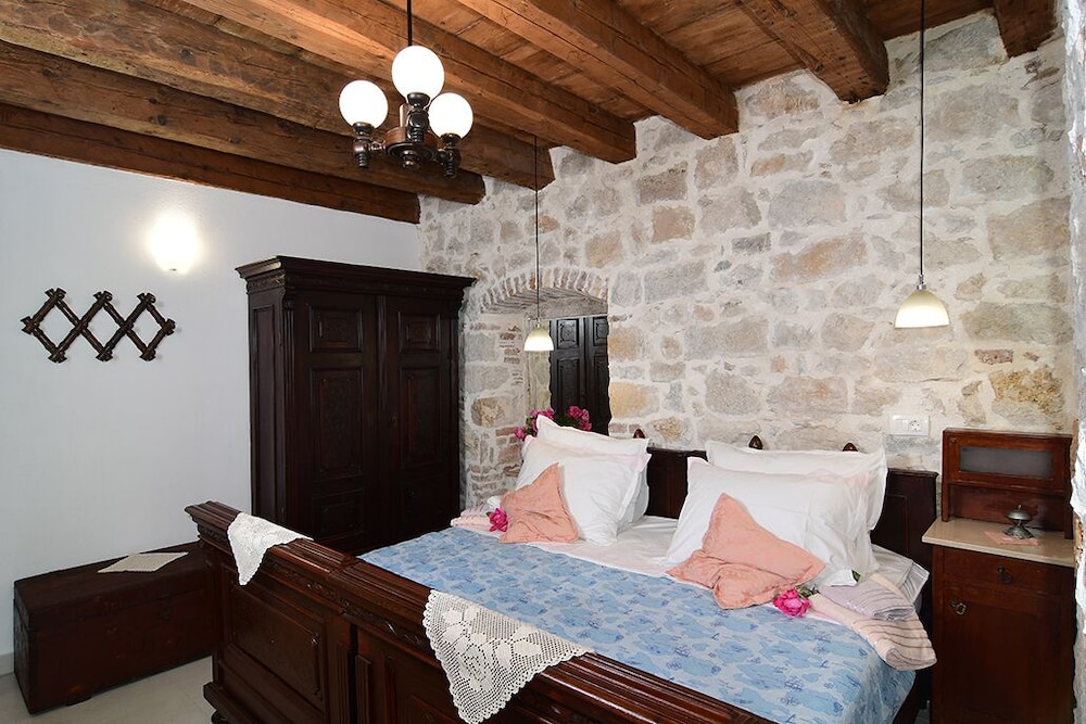 Apartamento De Vacaciones Kastel Kambelovac Para 1 - 2 Personas Con 1 Dormitorio - Casa Pareada - Croacia