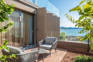 Apartamento Deluxe, 1 quarto, acesso à piscina, vista para o mar | Vista do quarto