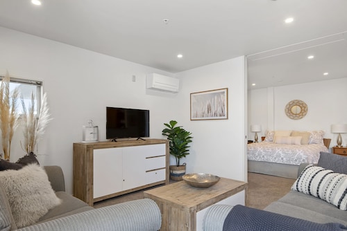 Waimahana - Luxury By The Lake - Taupō