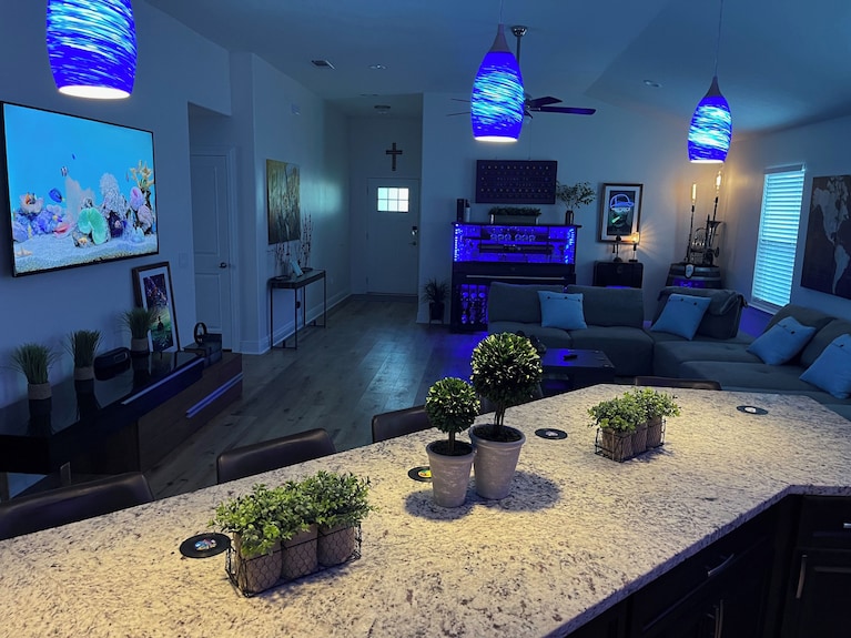 1.5 Mi To Beach-new Pool! Smart Home-modern Decor! - Navarre, FL