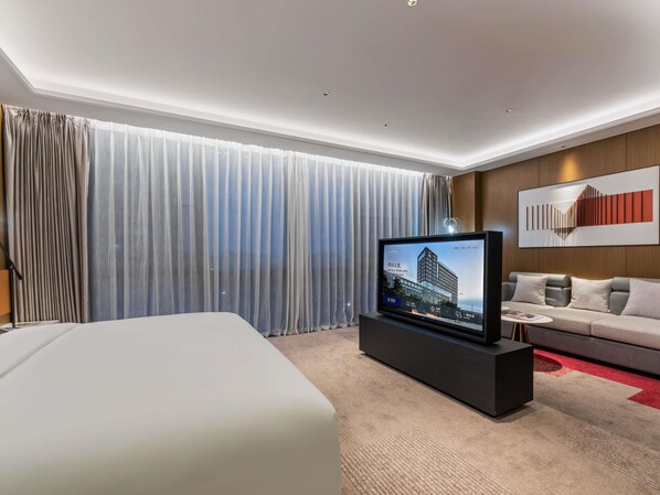 Suite, 1 cama king-size (Privilege) | Edredões de penas, minibar, secretária, Wi-fi grátis