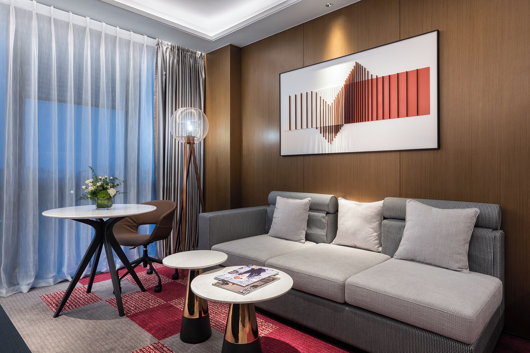 Quarto Deluxe, 1 cama king-size | Sala de estar | Televisor LCD 