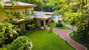 Fachada da propriedade