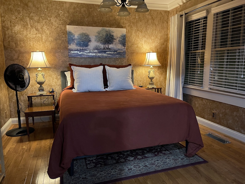 3 Bd House Nearly On Ua Campus. Lg Private Prkg Area. - Tuscaloosa, AL