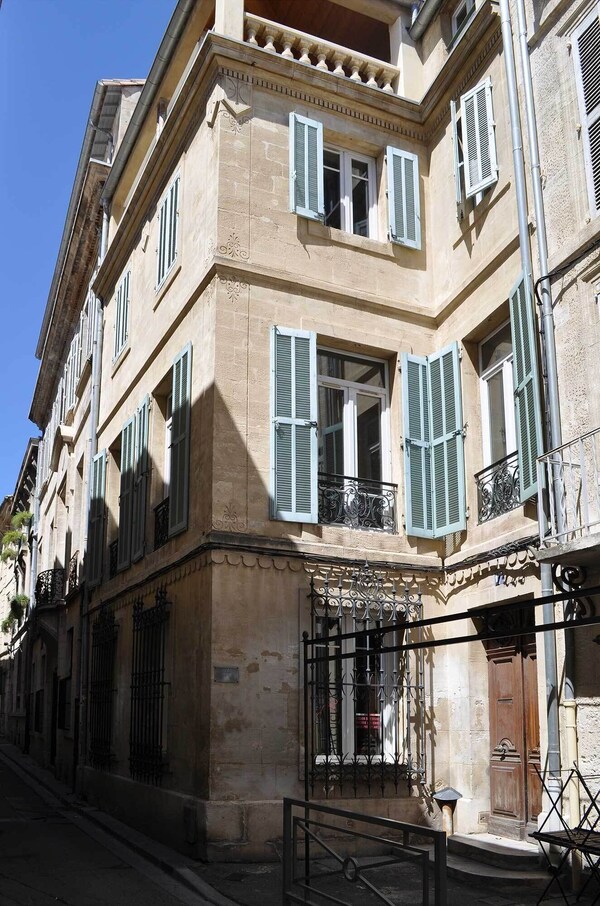 Romantic Appartement In Avignon Intra Muros With Parking Close By - Avignon
