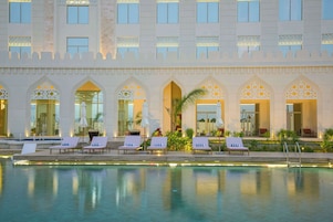 2 piscinas exteriores