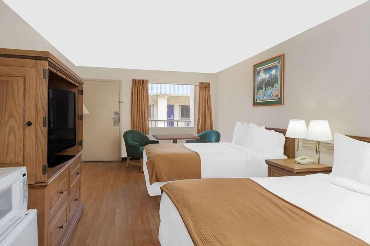 Courtyard Hotel & Event Center Reviews, Deals & Photos 2026 - Expedia