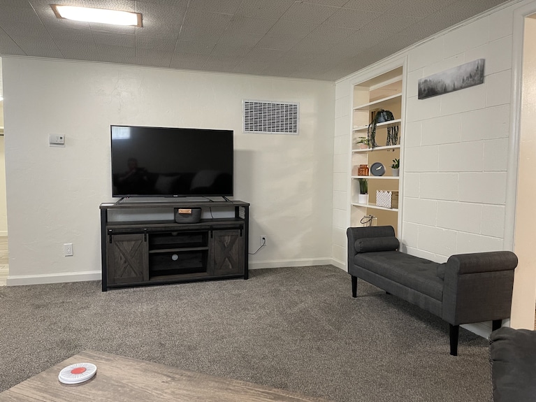 Cozy Downtown Zen Destination - Idaho Falls, ID