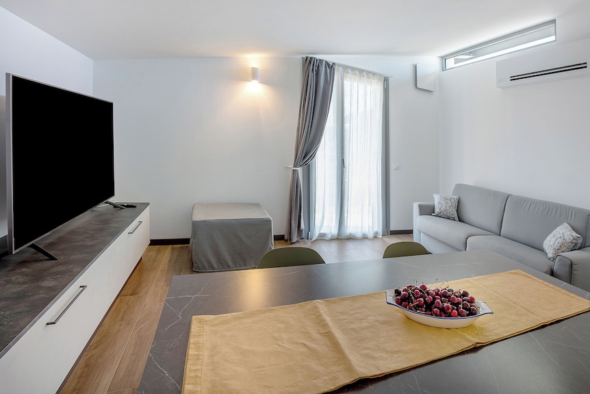 Apartment "Villa Donne Del Lago Valentina" With Lake View And Shared Pool - Gardone Riviera