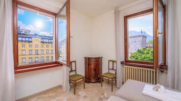 3 quartos, ferros/tábuas de passar roupa, Wi-Fi de cortesia