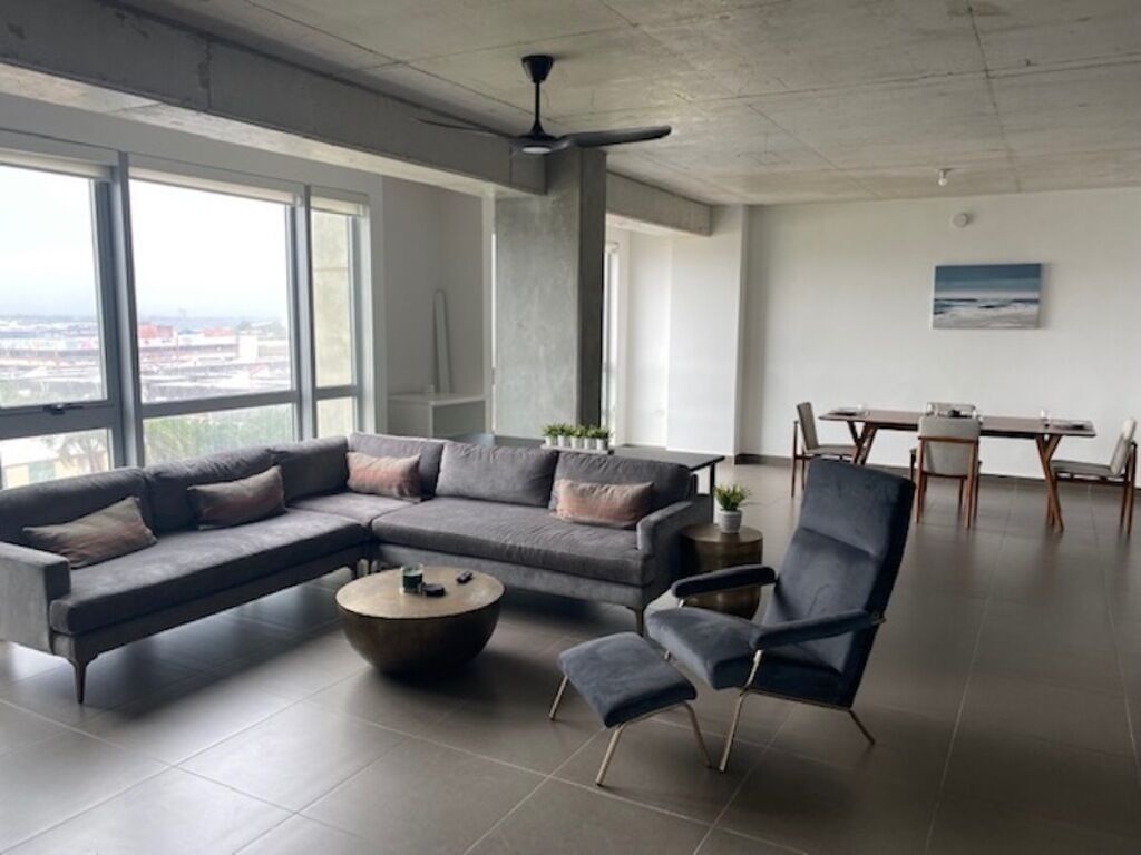 Modern 1-bedroom Loft With Free Parking - San Juan