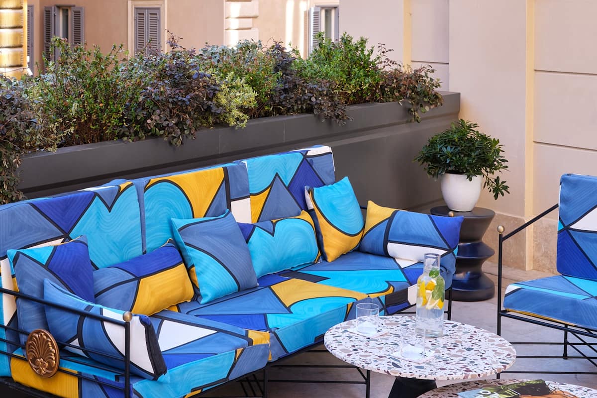 Quarto premier, 1 cama King, terraço | Roupas de cama antialérgicas, frigobar, cofres nos quartos, escrivaninha