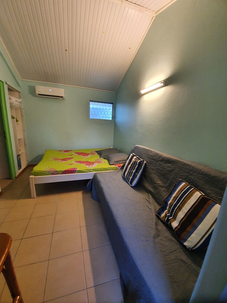 Bungalow Situé à Proximité De La Plage, En Face Du Rocher Du Diamant - Martinique